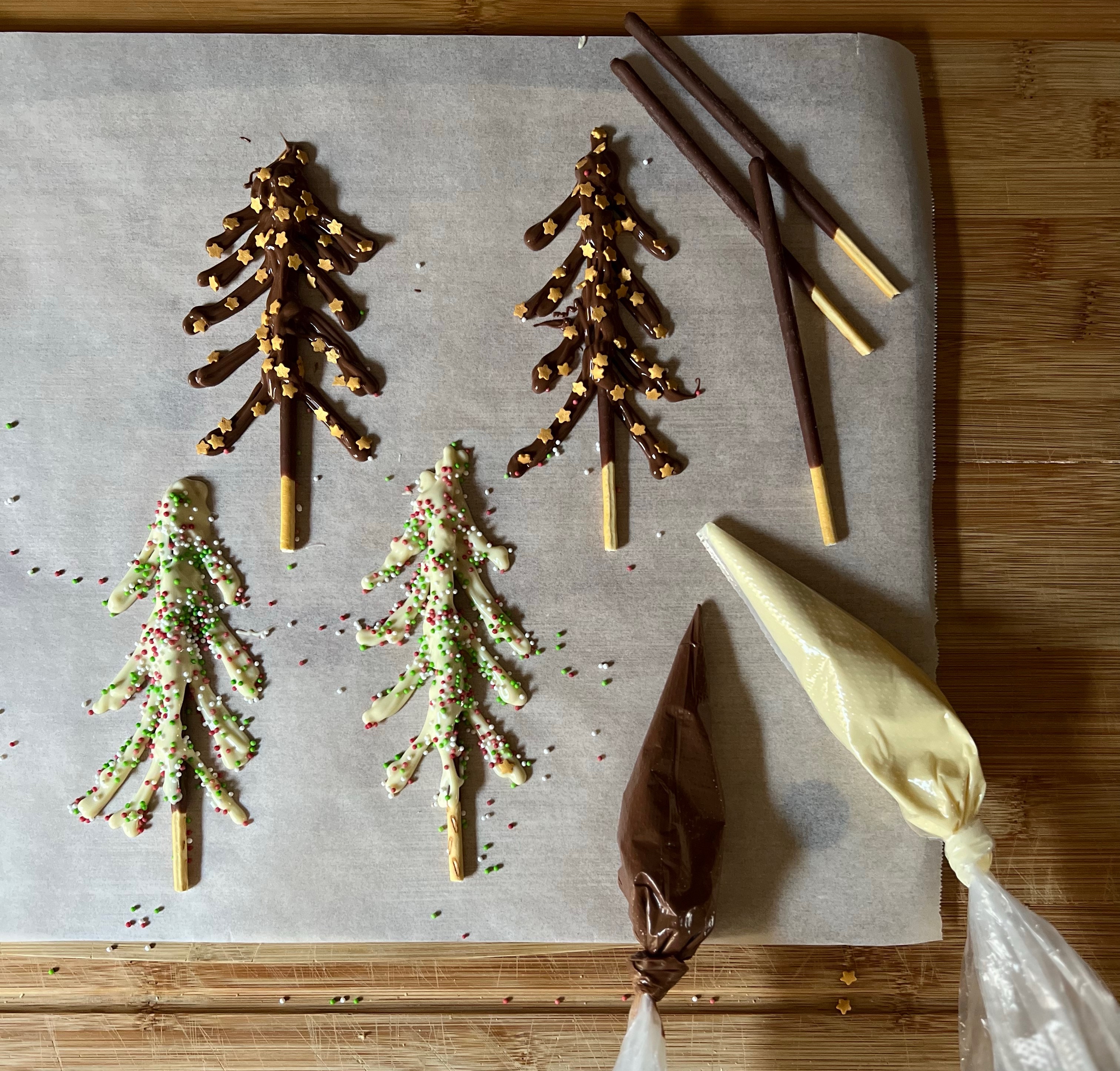 Chocolate Christmas Trees on Cookie Sticks – KAGU CUISINE
